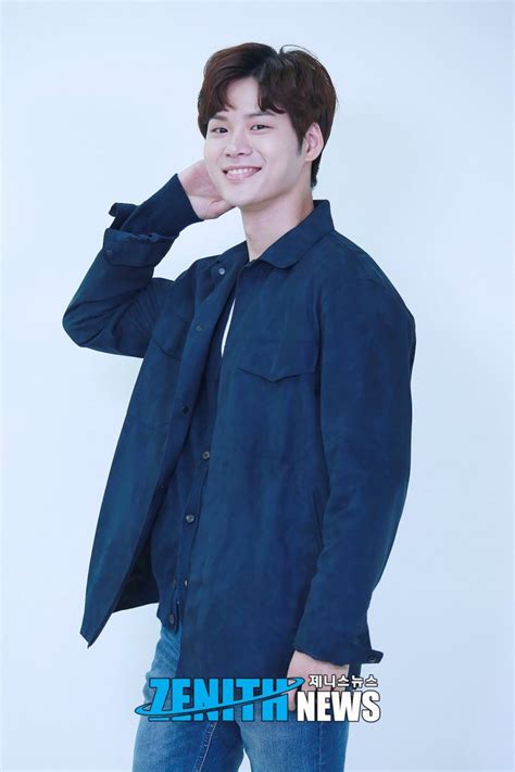 Yun Ji On Photo Gallery 윤지온 Hancinema