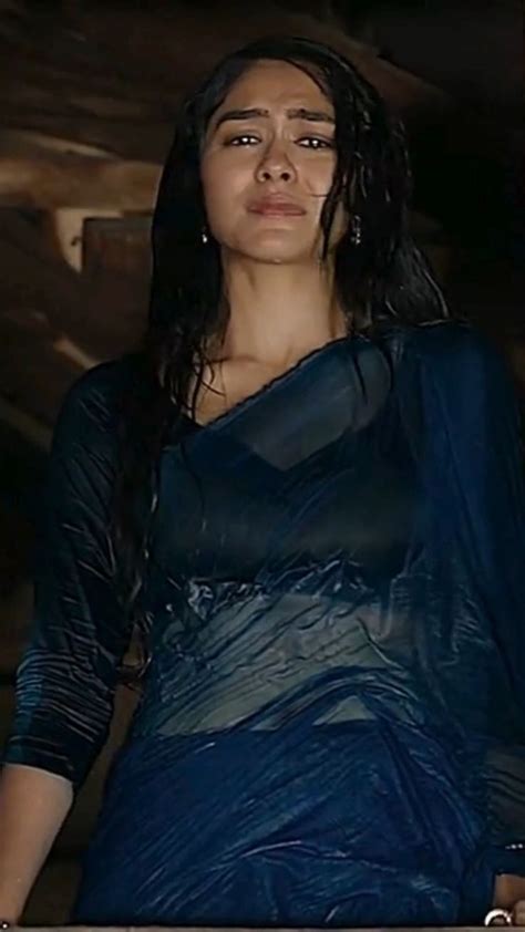 Actress Mrunal Thakur Cute Video Beautiful Women Videos Beautiful