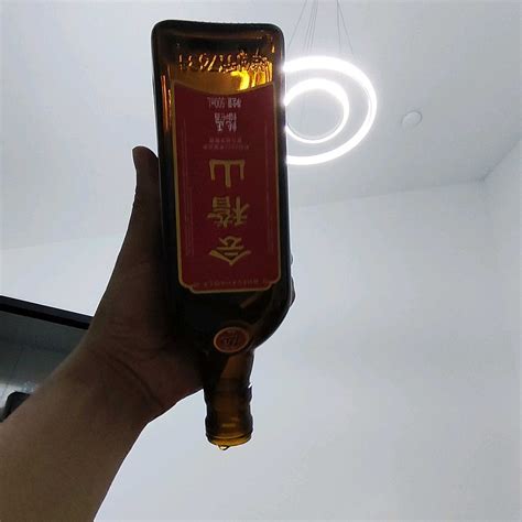 支持了一波会稽山 昨晚自己咕嘟咕嘟喝了一瓶 会稽山 ，第一次喝，喝太猛了，酒喝完了劲还没上来，于是打电话和朋友骂了一晚上假酒，不过后劲真大