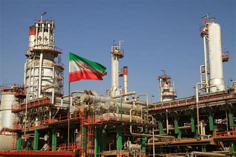 صنعت نفت ایران با بهره گیری از شرکت های دانش بنیان داخلی از تحریم ها