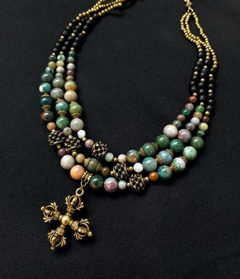 Коралі намисто згарди зґарди буси 1 700 грн Витвори майстрів рукоділля Угорники на Olx