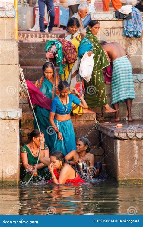 Hindu Religious Rituals In The River Ganges In Varanasi Editorial Stock Image Image Of Ritual