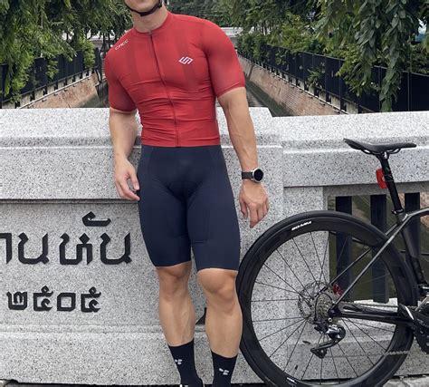 Cyclist Bulge R Publicbulges