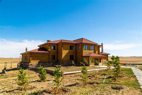 Улаанбаатар Тохилог зочид буудал амралтын газар хямд үнээр захиалах Ihotel