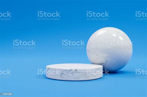 3d 디스플레이 연단 파스텔 블루 배경 자연 대리석 아름다움 화장품 프리젠 테이션 구 공을위한 최소한의 받침대 복사 공간 템플릿