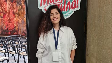 Писателка КЪРТИ ЧИСТИ ИЗВОЗВА