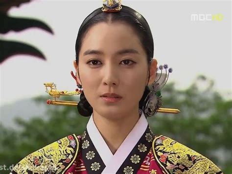 Pin By ملکه جانگ On Han Hyo Joo Korean Traditional Hanbok Han Hyo Joo