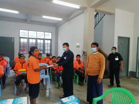 စမ်းချောင်းမြို့နယ် စည်ပင်သာယာရေးဝန်ထမ်းများသို့ နှာခေါင်းစည်းmaskမ