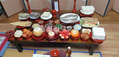 제사상 차례상 음식 한국전통 상차림 사진이미지일러스트캘리그라피 Nviva1129작가 제사상 차례상 음식 한국전통 상차림 사진이미지일러스트캘리그라피 Nviva1129작가