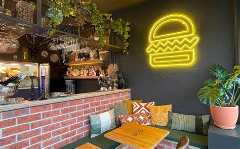 Hello Sam Fretard Design