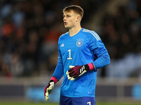 So Denkt Jonas Urbig über Seine Zukunft