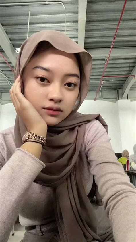 Pin By Abdul Aziz On Hijab Cute In 2024 Beautiful Iranian Women