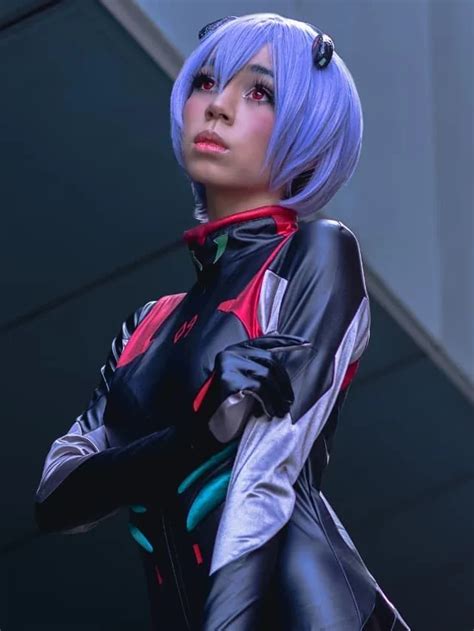 Evangelion Belos Cosplays Da Rei Ayanami E Da Misato Katsuragi