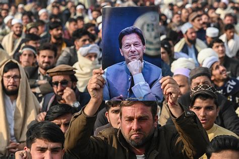 باكستان حزب عمران خان يهدد بالعصيان في ظل تعطل الحوار مع الحكومة