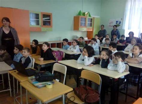 ხონის N1 საჯარო სკოლის მესამე კლასში ზოგადი უსაფრთხოების წესებზე ისაუბრეს ეტალონი