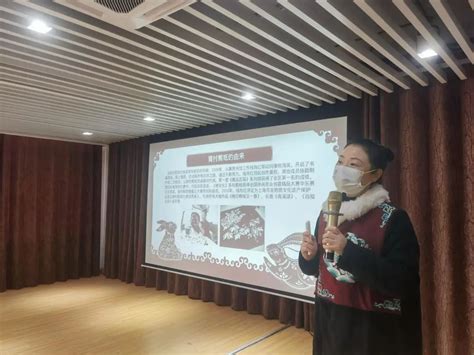百兔窗花迎新春，非遗剪纸喜传承丨新春走基层