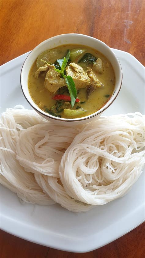 ขนมจีนแกงเขียวหวานไก่ชุดละ50 ครัวออนไลน์ พระพุทธบาท Facebook