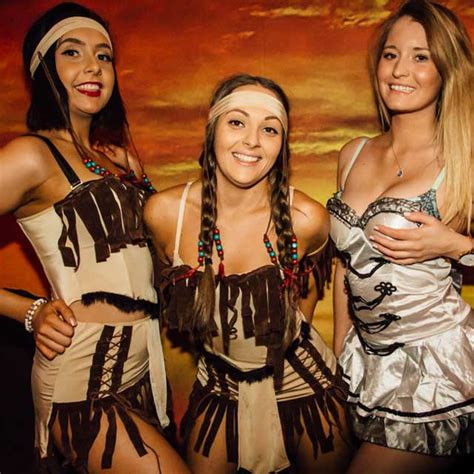 Topless Bar Melbourne Entertainment Venue Schnitzel N Tits
