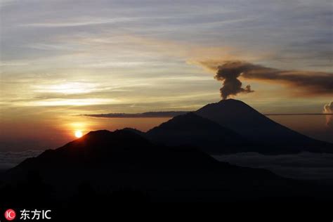 印尼阿貢火山仍在噴發 火山灰滾滾遮天蔽日 每日頭條