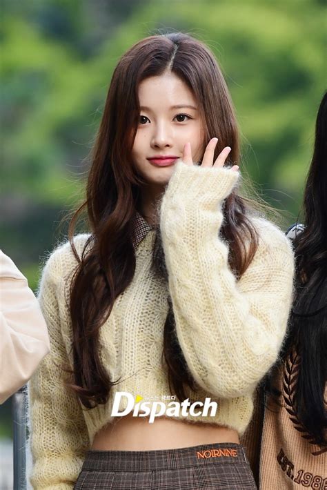 [현장포토] 예쁜애 옆 예쁜애 설윤·지니 깜찍한 체리 디스패치 뉴스는 팩트다