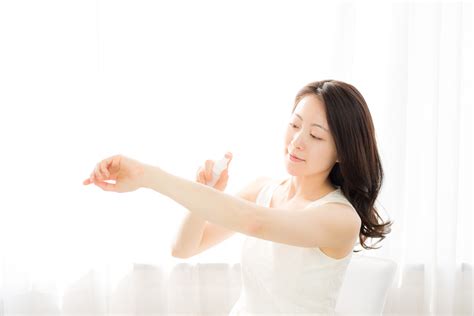 【大人のuv対策講座】日焼け止めの「spf」と「pa」の意味とは？