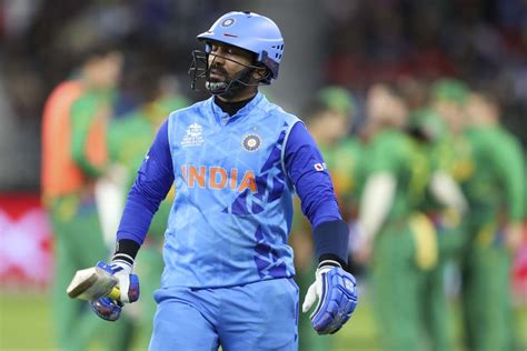 Dinesh Karthik Shockingly Leaves Out Shubman Gill In His Playing 11 Against Australia Ahead Of