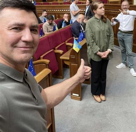 Безуглу відкликали з посади заступника голови комітету Верховної Ради з нацбезпеки 33 Канал