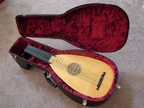 Handcrafted 15 String Lute By William Molan