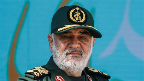 سرلشکر سلامی نیروی دریایی سپاه با موشک و پهپاد، آماده پاسخگویی به هر تهدیدی است