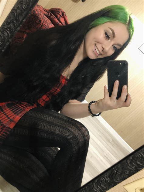 Dirty Mirror Selfies Scrolller