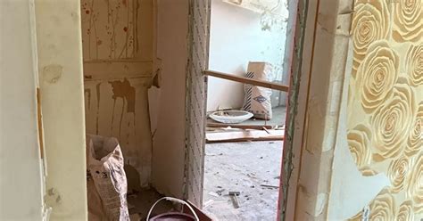 급히 알아보는과정에서 현장실측도 빠르게봐주시고 집상태에따른 설명도 잘해주셨어요 셀프인테리어 공사과정에서 궁금한것도 잘말씀해주시고 약속한날짜에 공사잘맞춰주셔서 너무감사