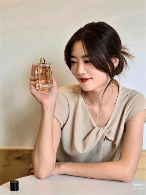 펜디 향수 페르케 노 스파이시 우디 조합 중성적인 남자 여자 명품 향수 추천 네이버 블로그