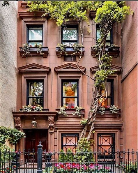 Pin By Nwanne Okengwu On Homes Townhouse Exterior New York Townhouse