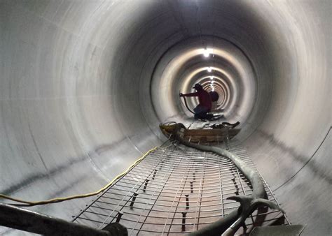 Musks Spacex Dismantles Hyperloop Prototype Puts Up A Parking Lot