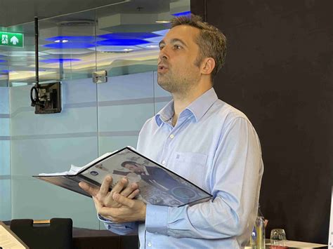 24 Powerful Books On Neuro Linguistic Programming To Continue Your Education