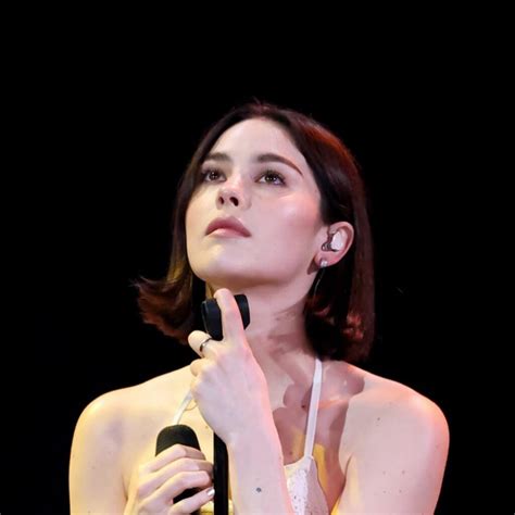 Gracie Abrams Age How Old Is She Elite Biography