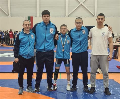 Емир Джеватов с бронзов медал от Държавния шампионат по борба за кадети в Петрич Кворум Силистра