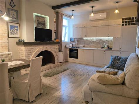 Бургас Тристаен апартамент в Центъра Тристаен апартамент под наем 70 кв м Обзаведен Първи жилище