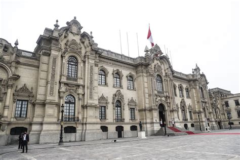 Pedro Castillo Se Reunió Con Profesores Por Su Día Y Aseguró Que 80 Mil Maestros Serán Nombrados