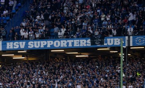 Wirbel Um Rechte Hooligans Hsv Verbietet „löwen“ Banner Im Volkspark