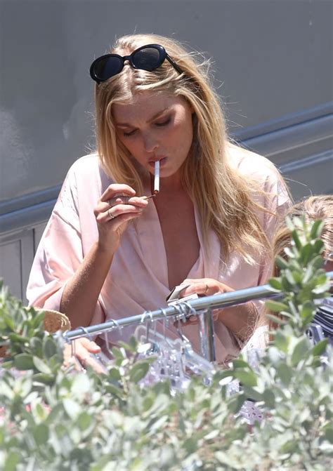 Pin On Beautiful Smoking Women