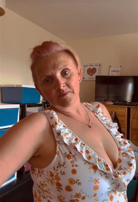 Im A Size 16 And Mum Of 12 I Still Rock Swimwear And Wear It With