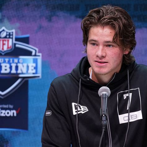 100 Justin Herbert Wallpapers