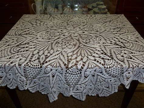 Продам шикарную вязаную скатерть.Ручная работа. Х/б. Диаметр-170 см