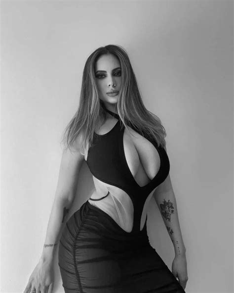 Who Is Ashley Tervort All About The Model And Social Media Personality