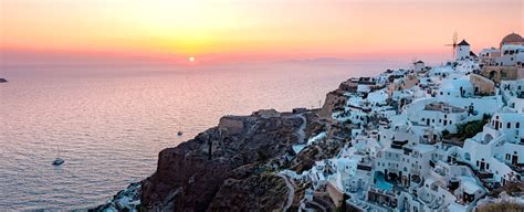 산토리니 그리스의 섬에서 일몰 일몰 동안 교회와 풍차와 아름다운 하얗게 칠해진 마을 오이아 0명에 대한 스톡 사진 및 기타 이미지 Istock