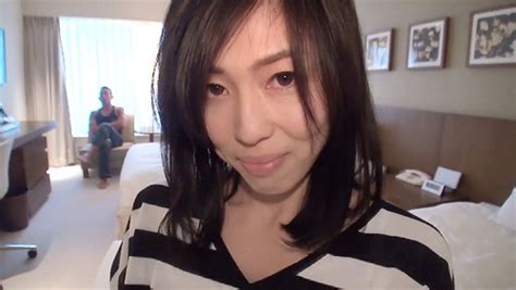 激しくされて母乳が噴き出す！巨乳美人妻さとみ39歳が3pセックスで超絶頂！ 素人専☆