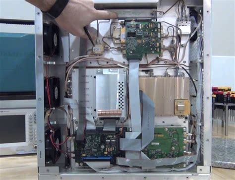 Teardown Repair And Experiments With A Tektronix RSA A Real Time Spectrum Analyzer