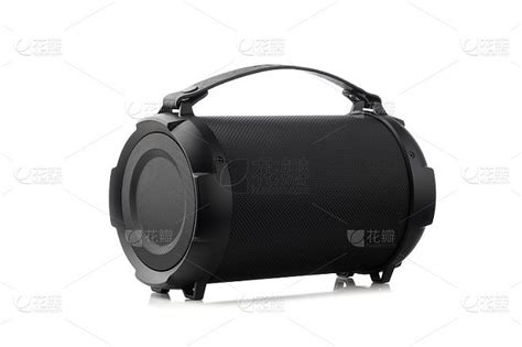 便携式手持无线扬声器隔离在白色背景