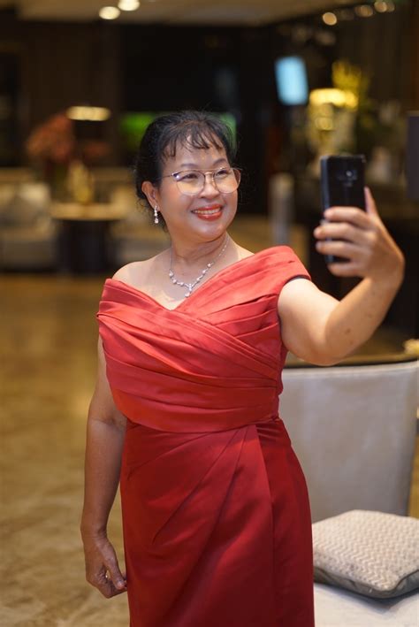 สุพัตราผู้บริหารฝ่ายขาย ซัมซุงประกันชีวิต รับประกาศหลักสูตรผู้บริหาร อ ผึ้ง Smart Manager I